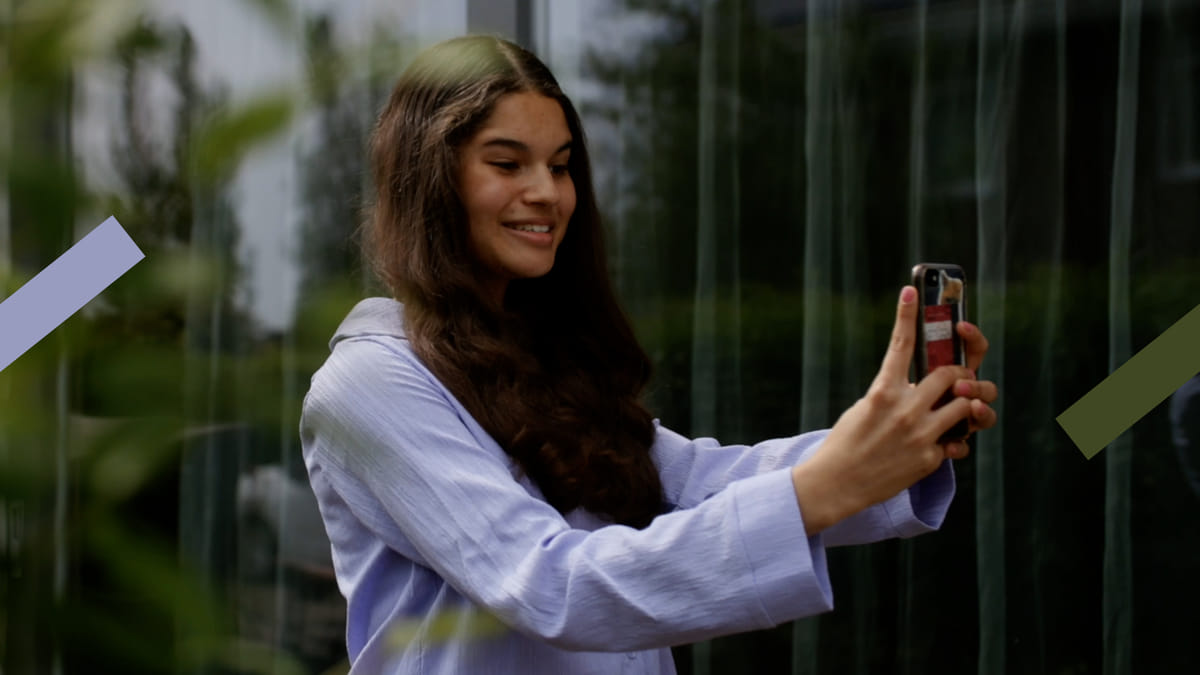 Anna (14) maakt christelijke vrienden online - EO BEAM